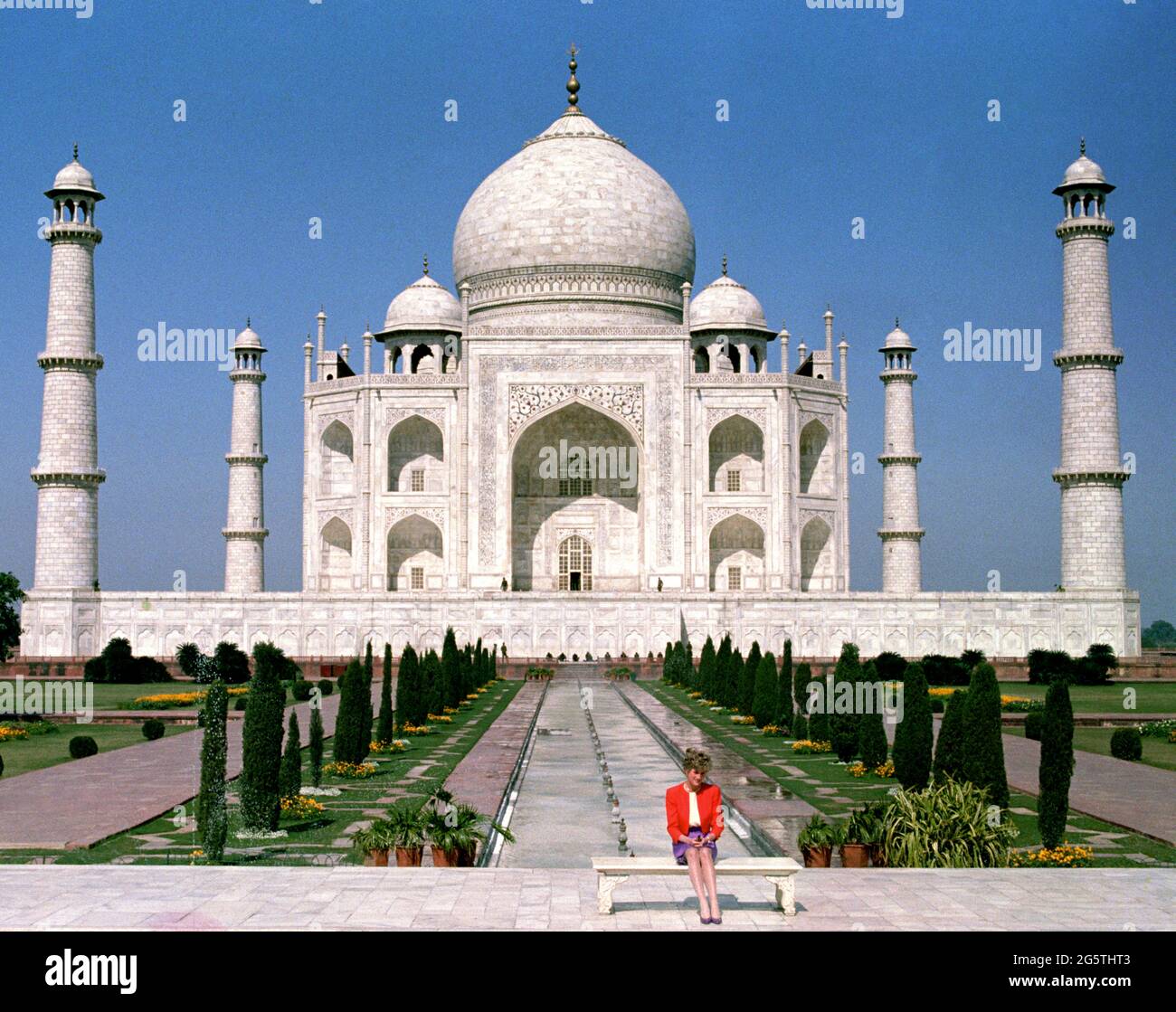 Princess diana statue india hi-res stock photography and images - Alamy