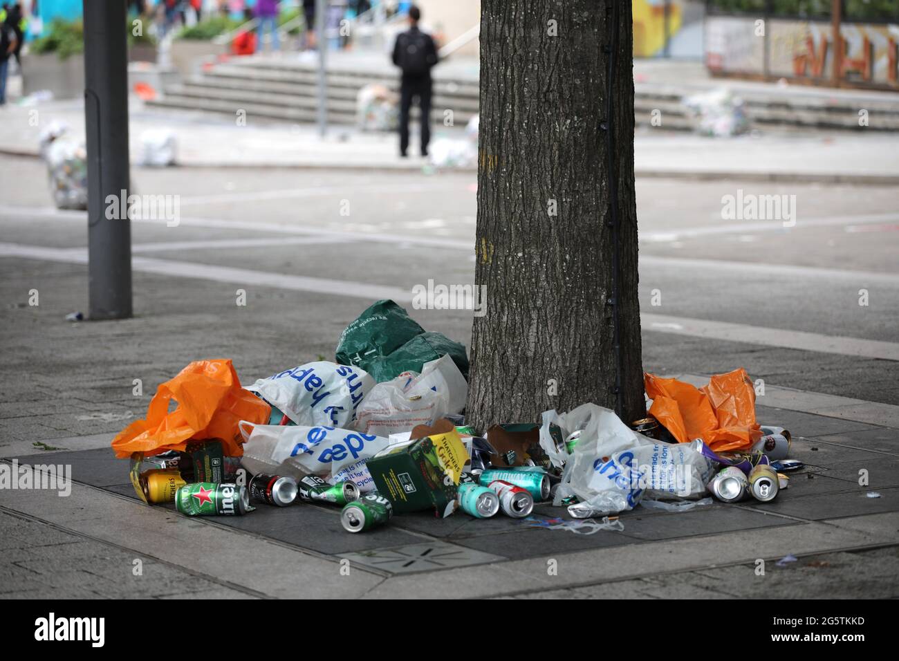 London, UK. 29th June, 2021. Beer cans and rubbish left by football ...
