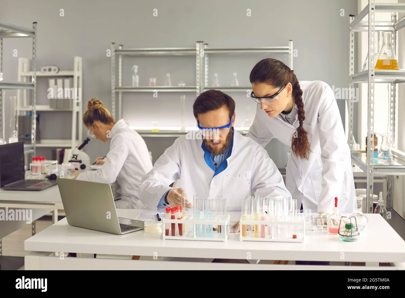 Group research hi-res stock photography and images - Alamy
