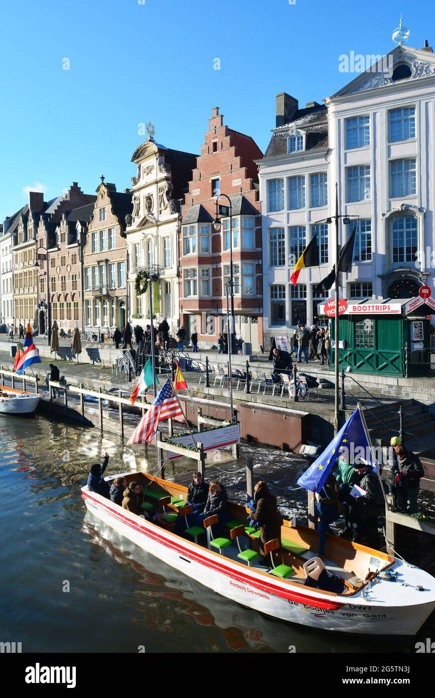 BELGIUM. FLANDERS. GHENT. CRUISE ON THE RIVER LYS Stock Photo - Alamy