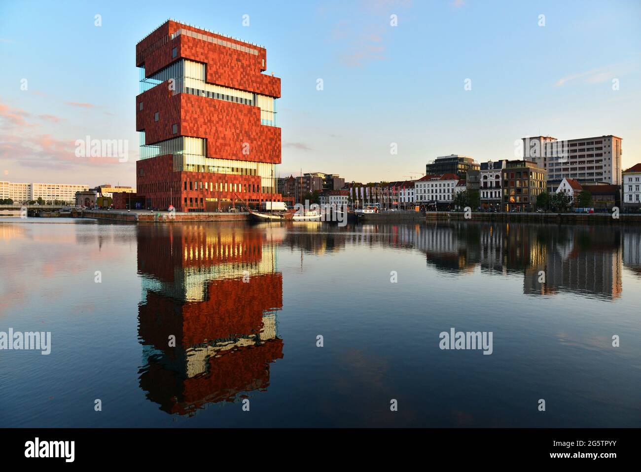 BELGIUM. ANTWERPEN.OPEN IN 2011, THE MUSEUM AAN DE STROOM (MAS) HAS ...