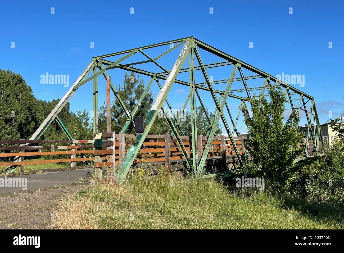 June richardson hi-res stock photography and images - Alamy