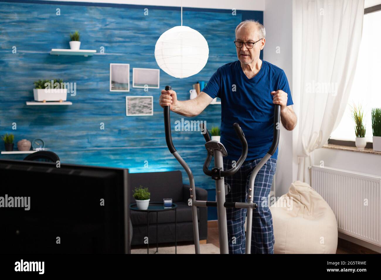 Resistance training elderly hi-res stock photography and images - Alamy