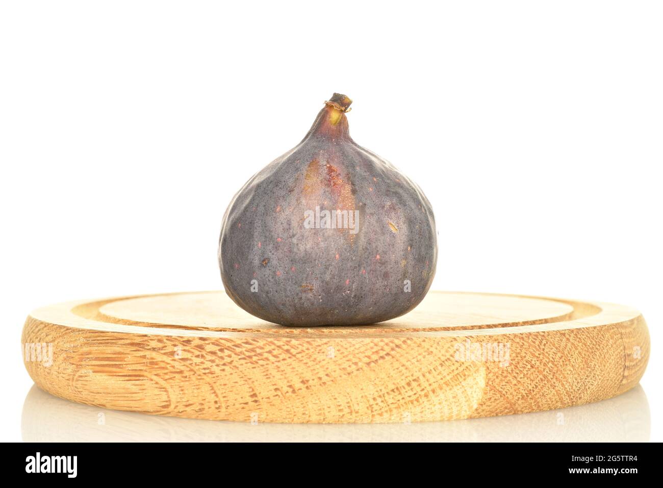 One fresh green fig hi-res stock photography and images - Alamy