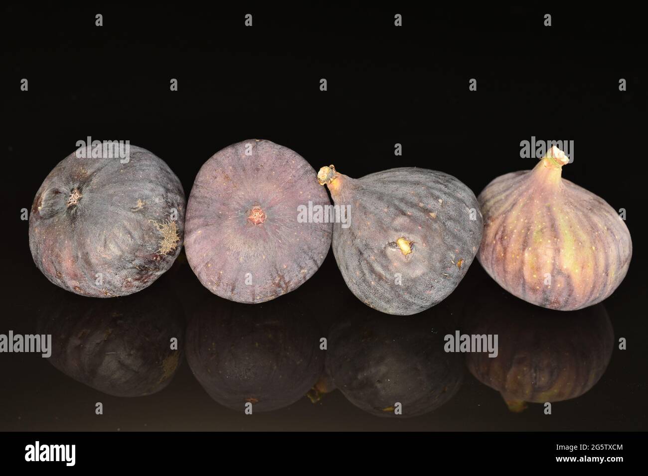 Four whole figs hi-res stock photography and images - Alamy