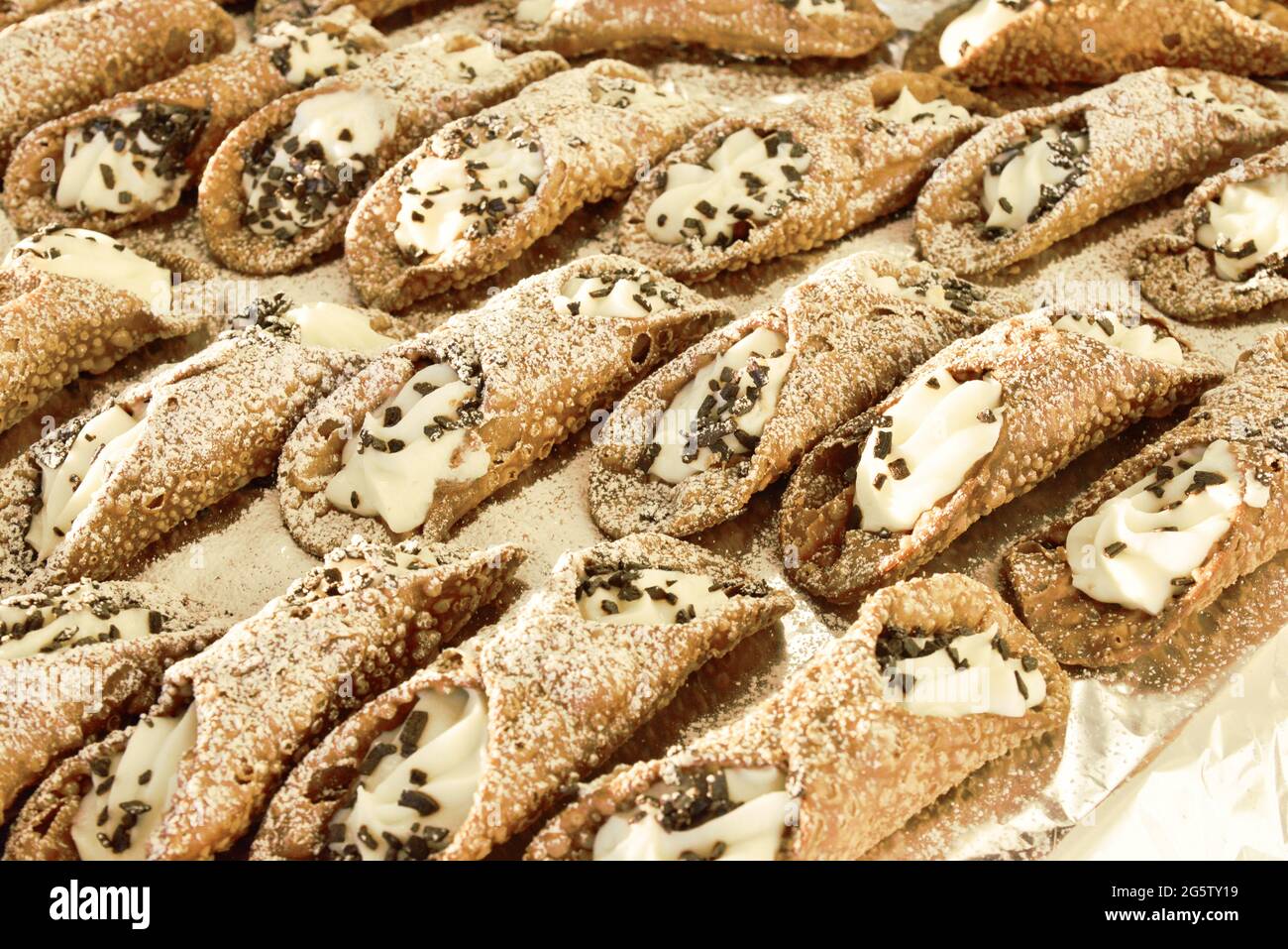ITALY. SICILY. THE CANOLLI, SICILIAN PASTRY Stock Photo - Alamy