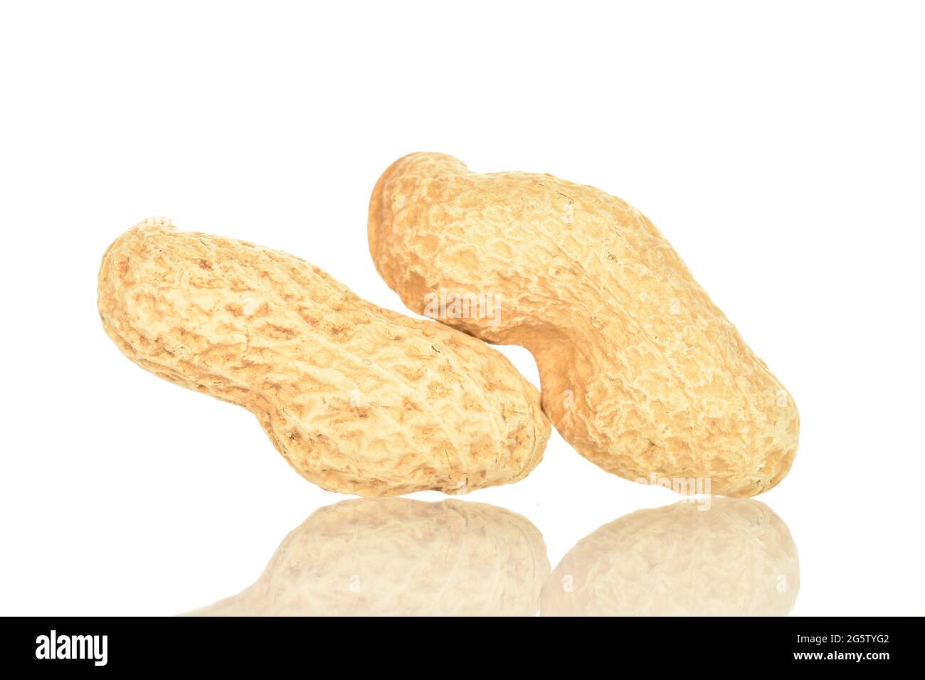 Ripe unpeeled peanuts, close-up, isolated on white background Stock ...