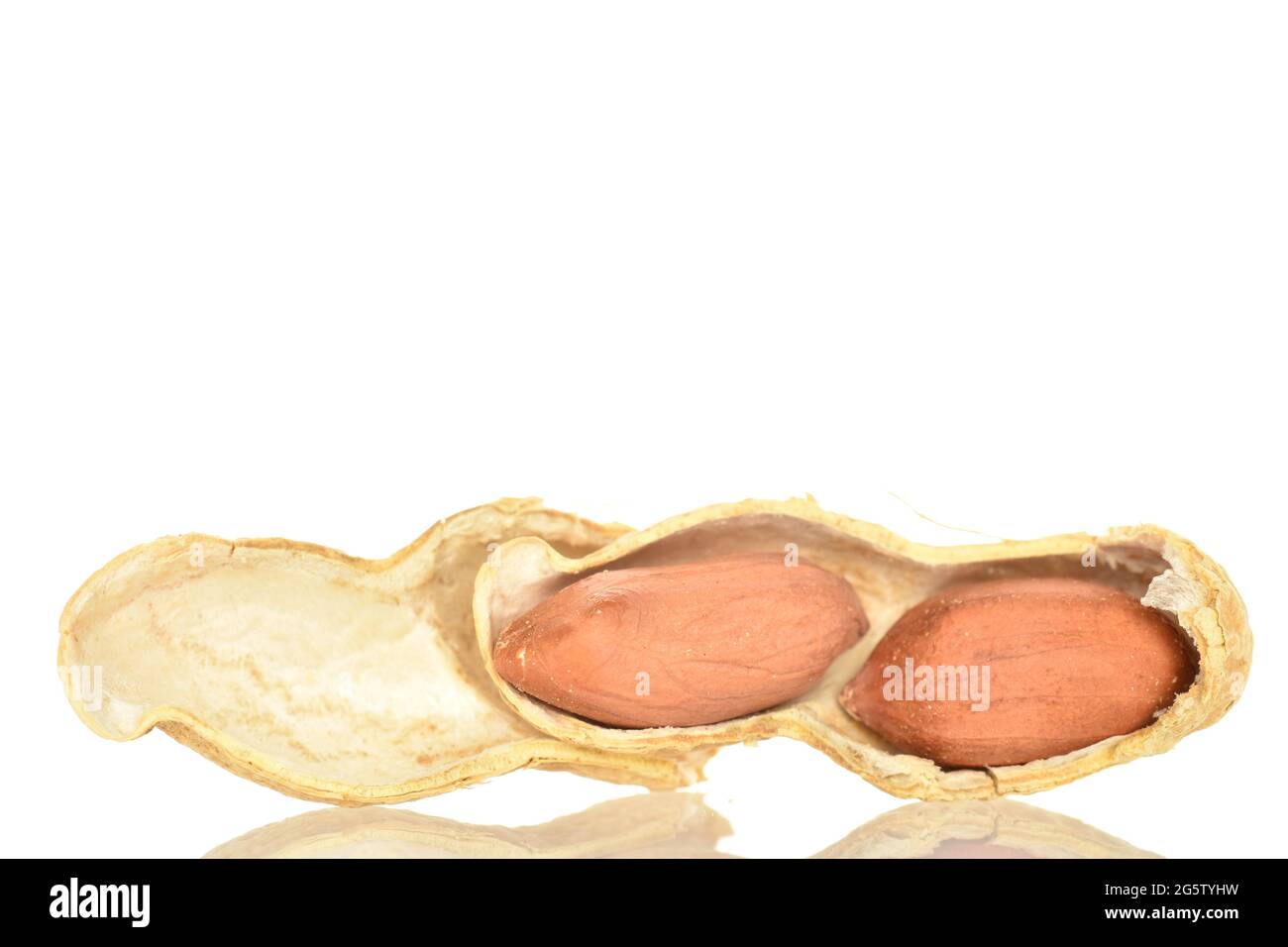 Ripe unpeeled peanuts, close-up, isolated on white background Stock ...