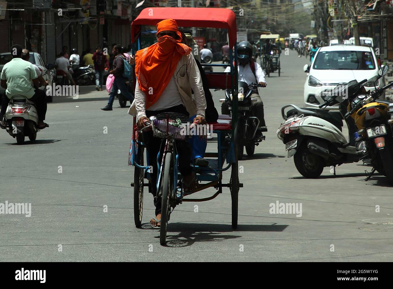 Puller production hi-res stock photography and images - Alamy