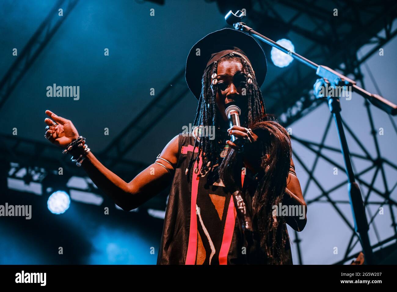 Contemporary vision of africa hi-res stock photography and images - Alamy