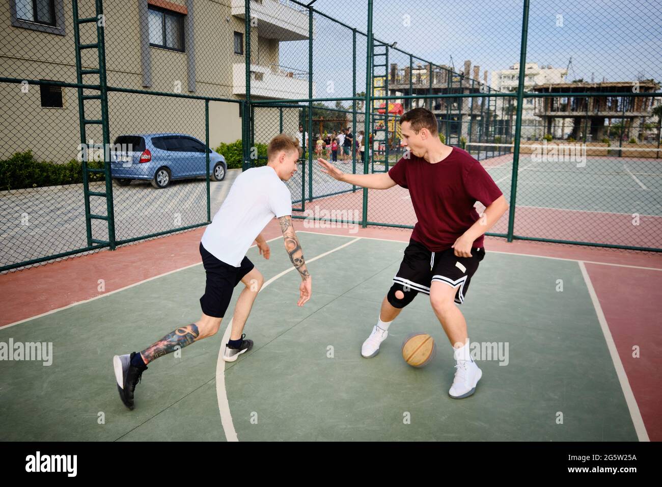 Basketball player man play hi-res stock photography and images - Alamy