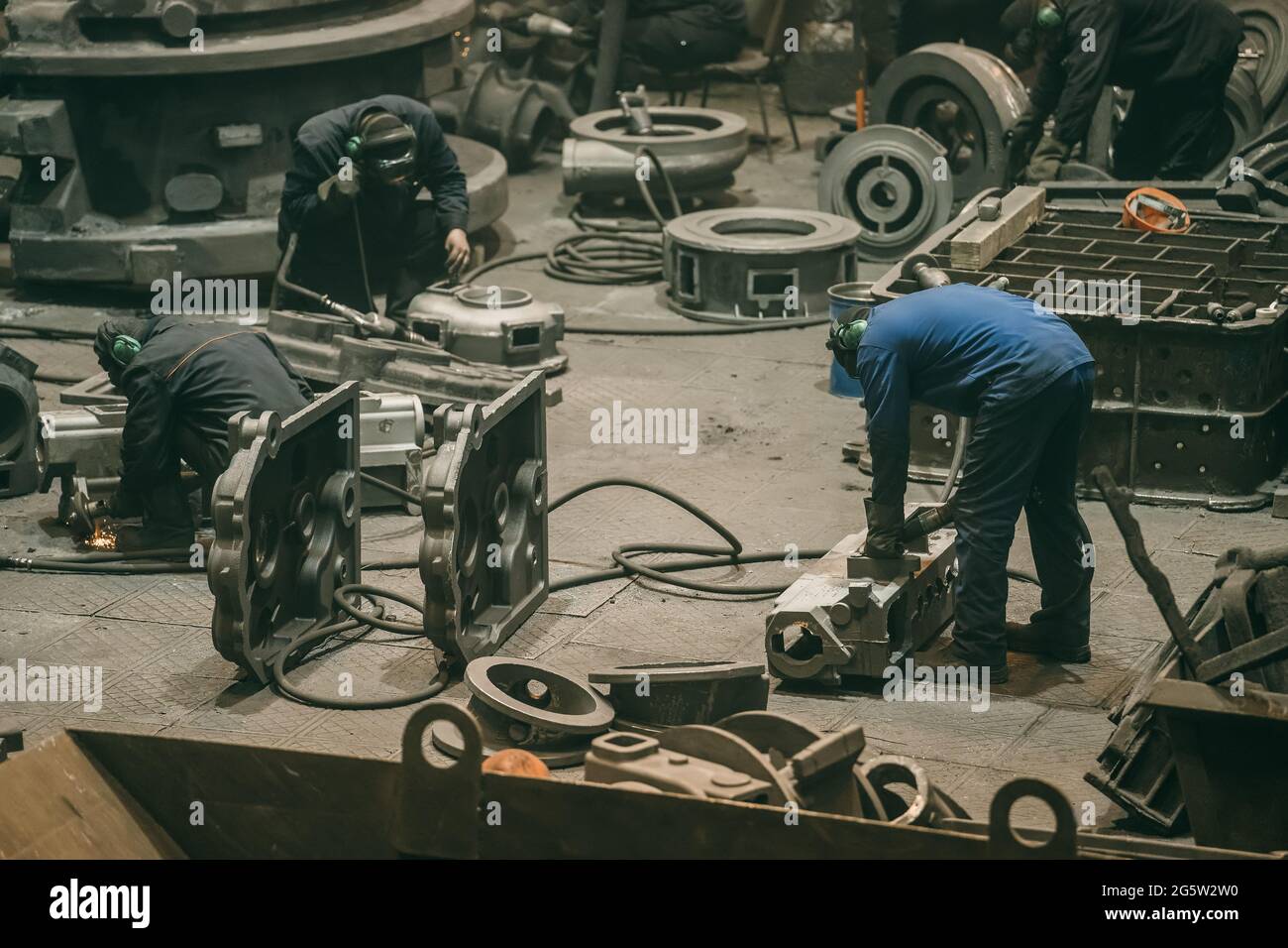 Iron parts hi-res stock photography and images - Alamy