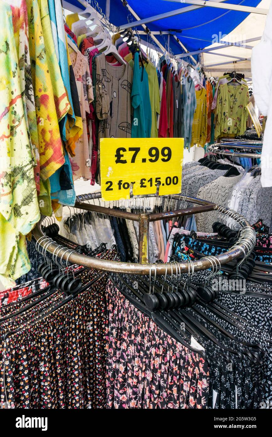 Clothes stall market uk hi-res stock photography and images - Alamy