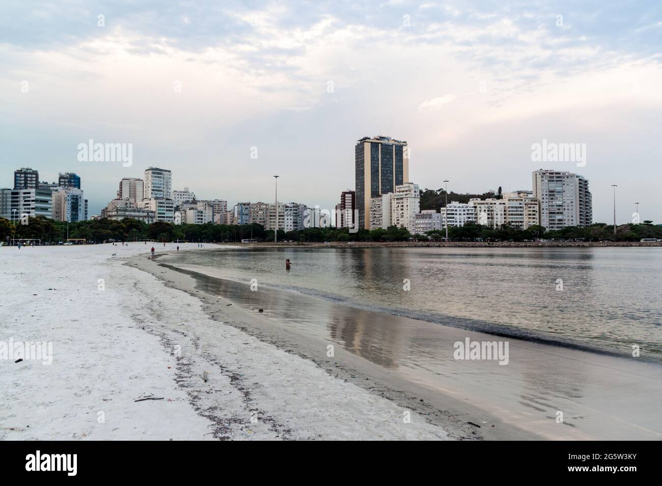 RIO DE JANEIRO, BRAZIL - JANUARY 27, 2015: Botafogo beach in Rio de ...