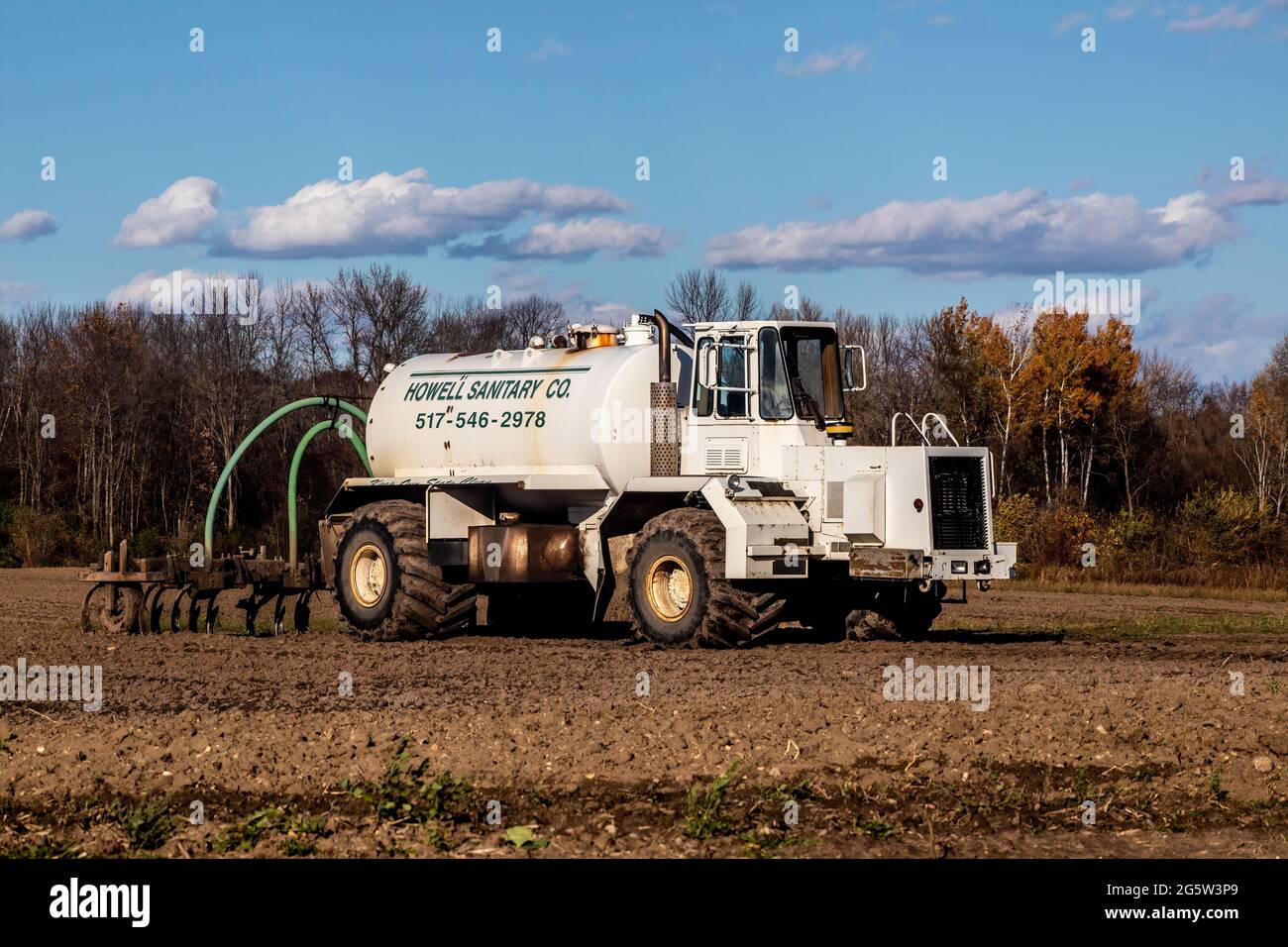 Septic truck hi-res stock photography and images - Alamy