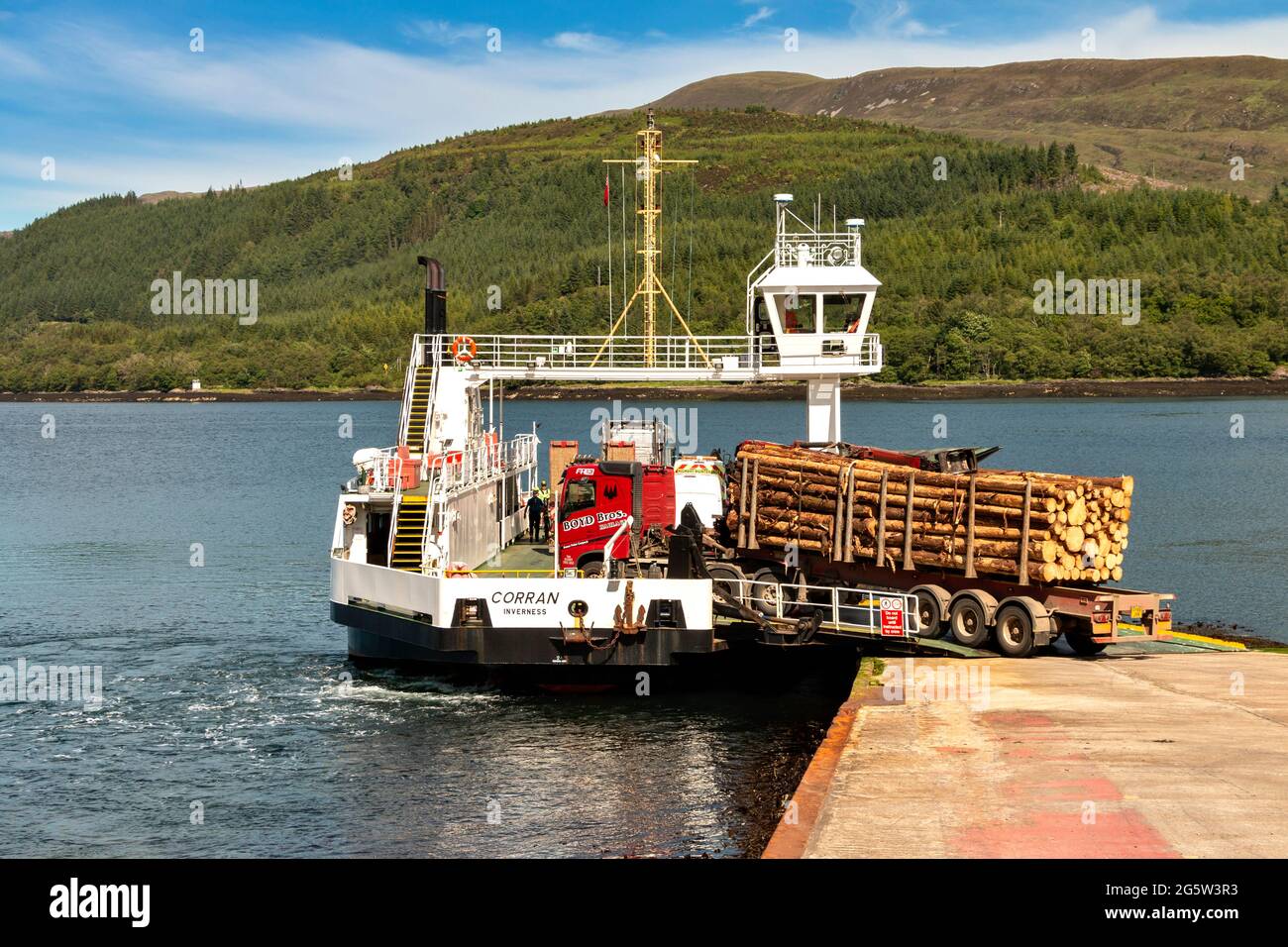 CORRAN FERRY LOCH LINNHE FORT WILLIAM SCOTLAND LOADING A LARGE TIMBER ...
