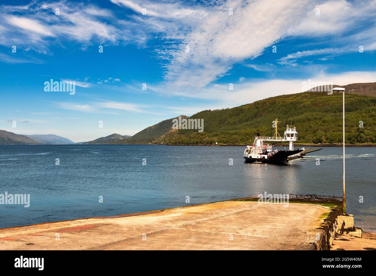 CORRAN FERRY LOCH LINNHE FORT WILLIAM SCOTLAND THE FERRY APPROACHING ...