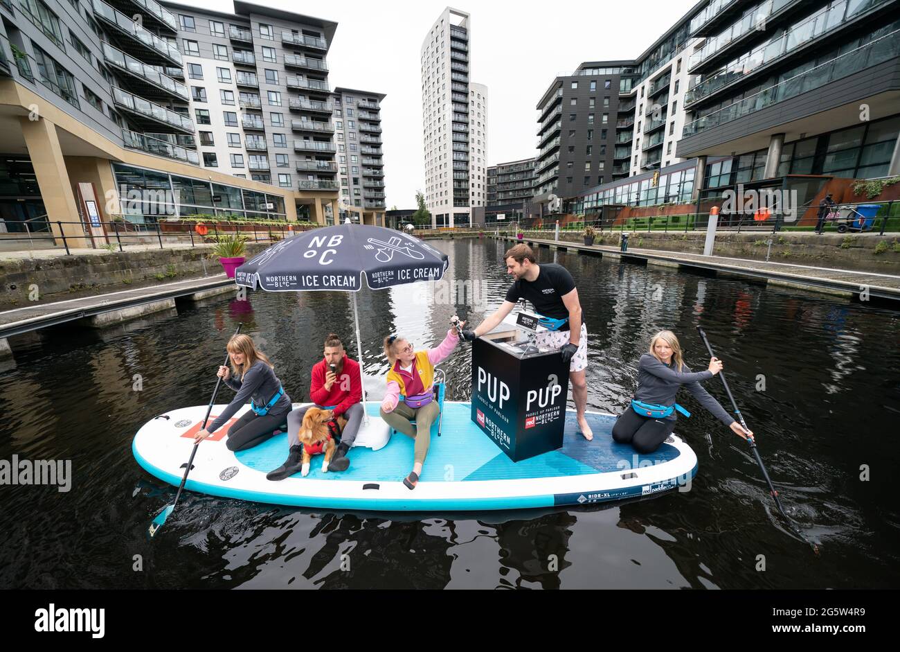 Icecream social hi-res stock photography and images - Alamy