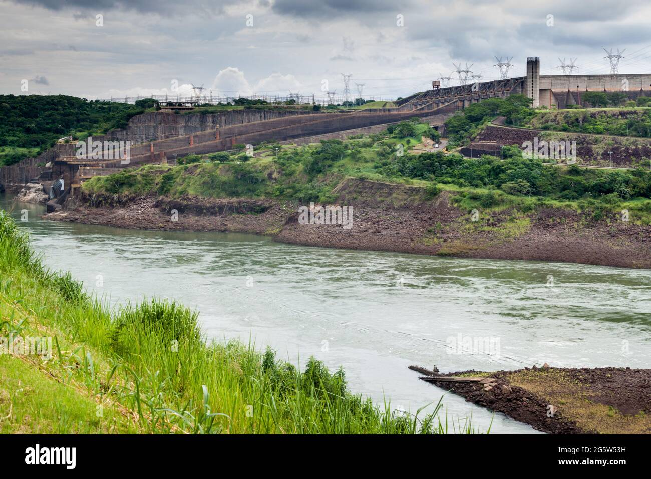 Itaipu dam on river Parana on the border of Brazil and Paraguay Stock ...