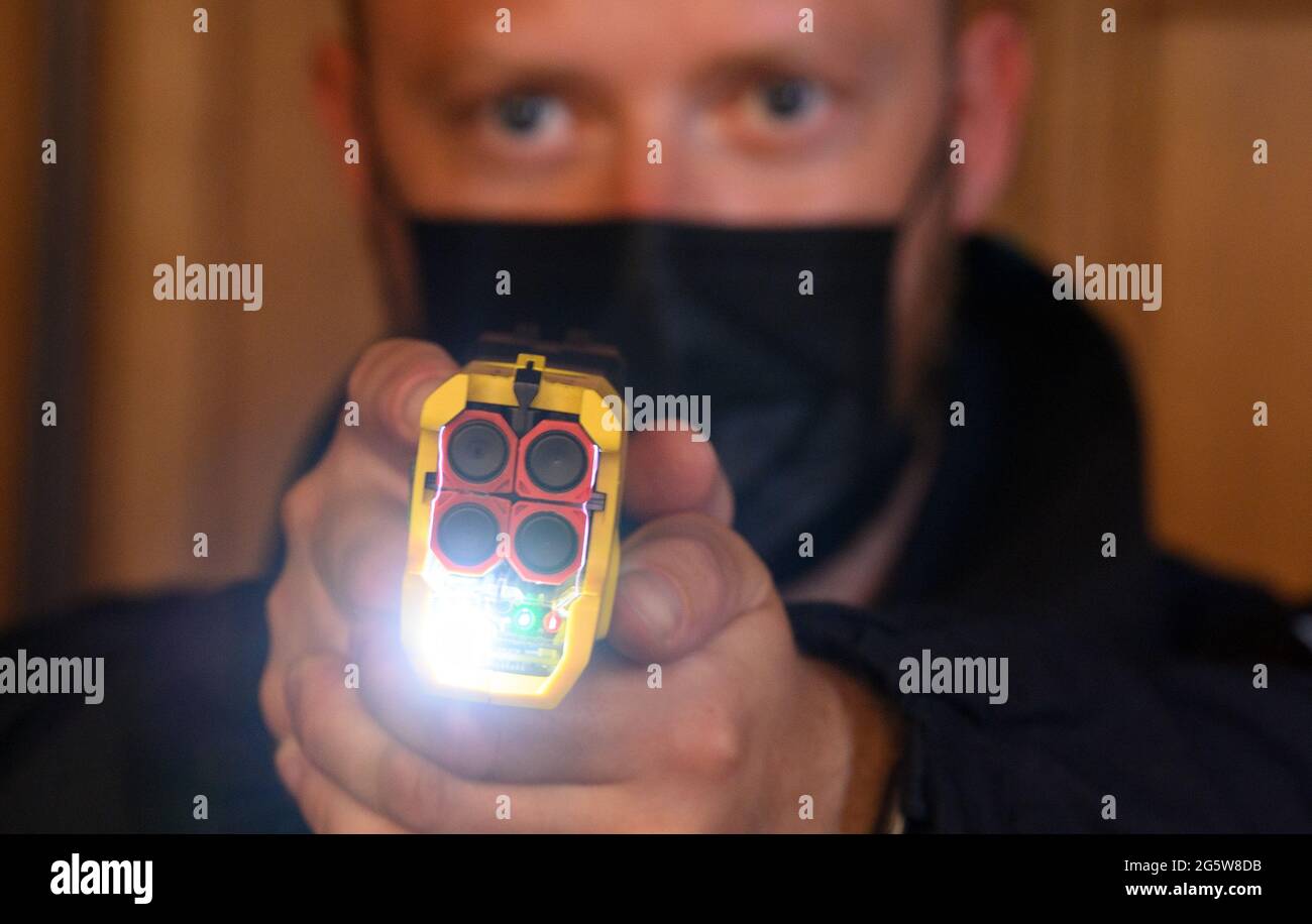 Potsdam, Germany. 30th June, 2021. Police Superintendent Chris Bläsner ...
