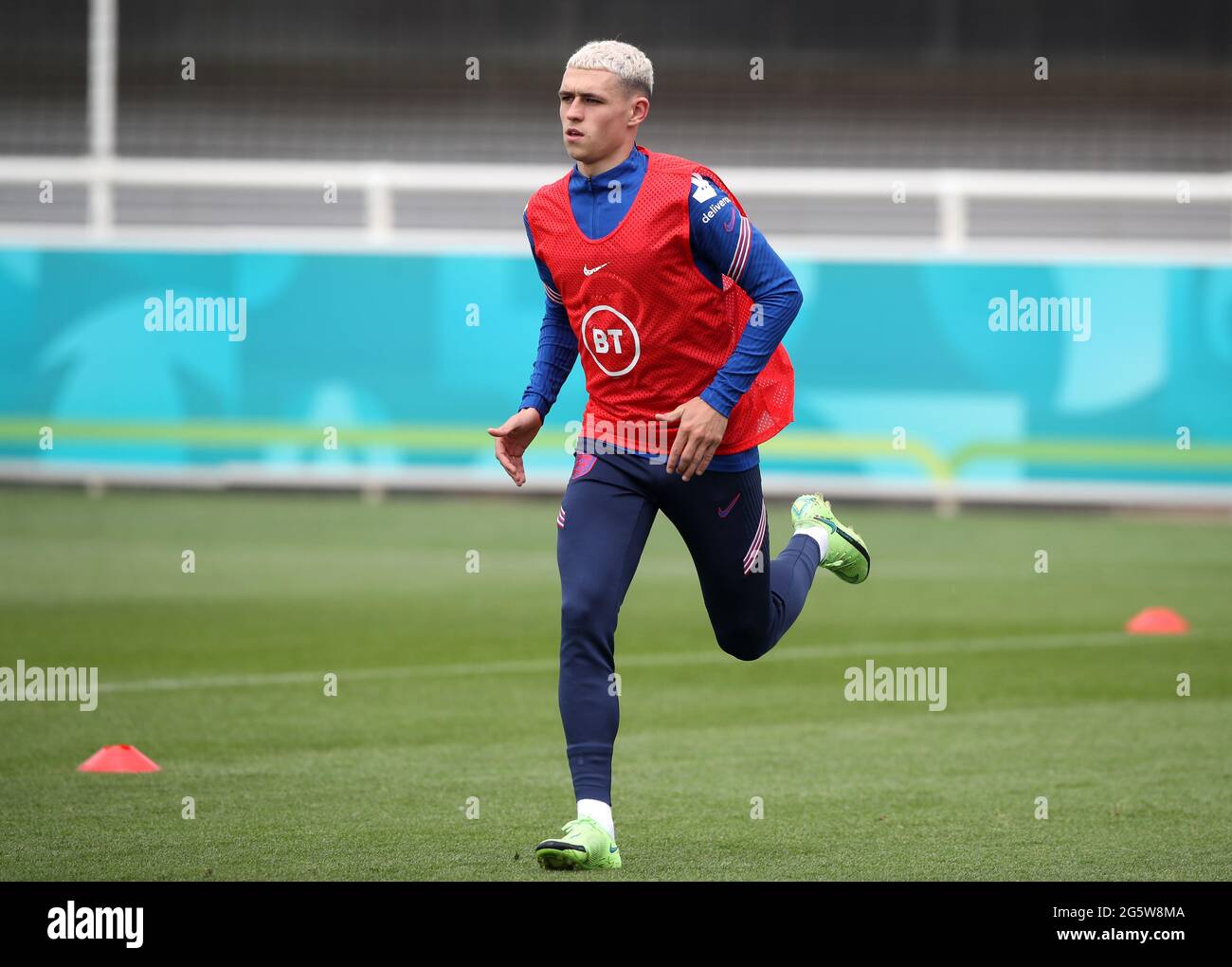 Phil foden euros hi-res stock photography and images - Alamy