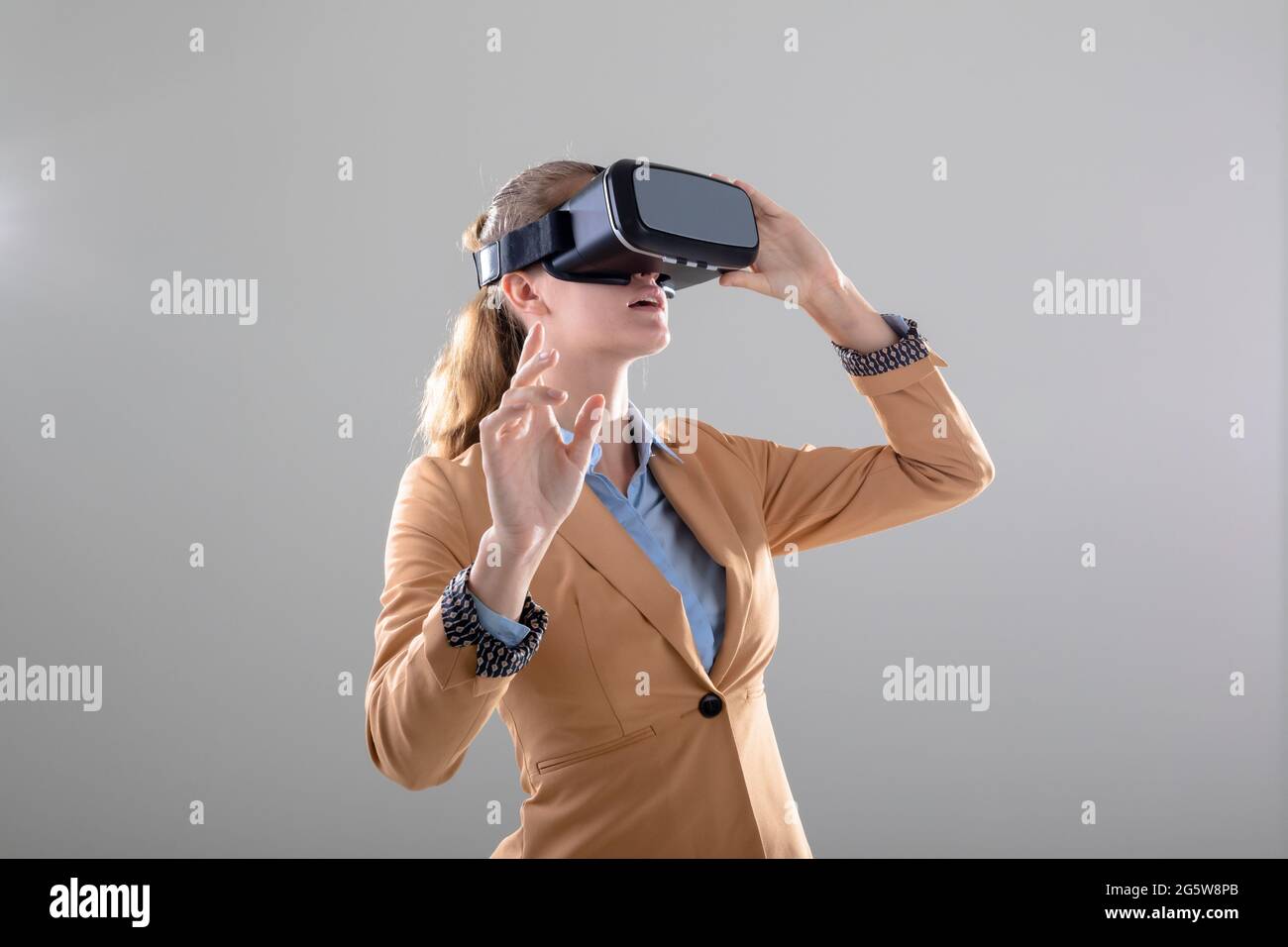 Vr interface hi-res stock photography and images - Alamy