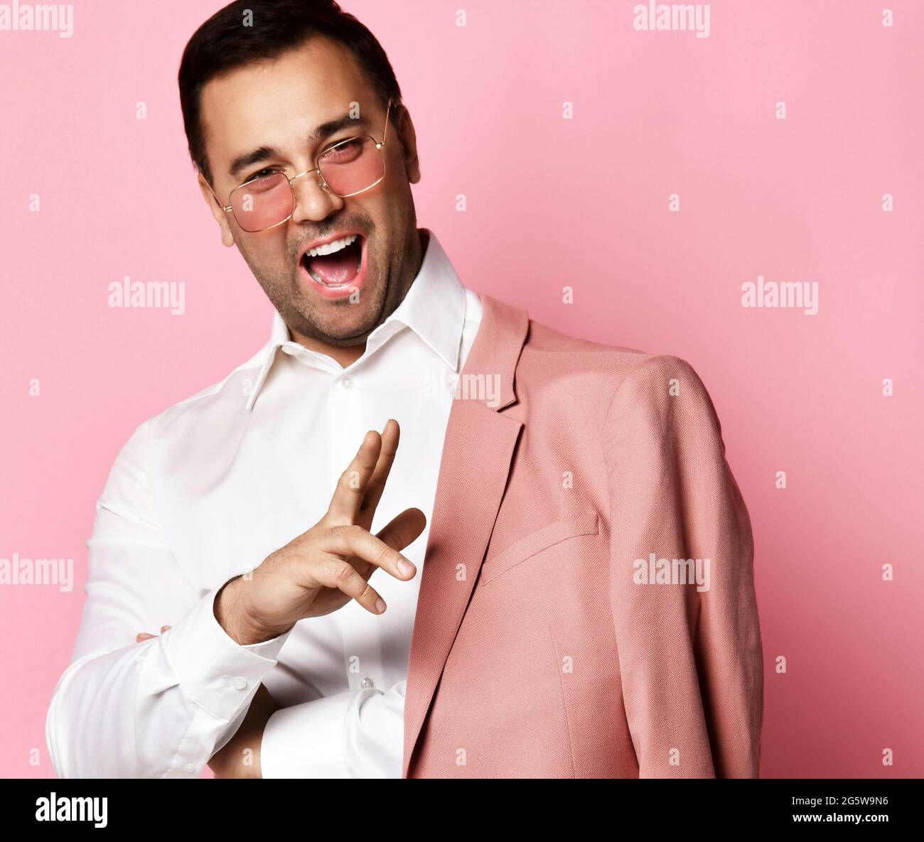 Two fingers v sign hi-res stock photography and images - Alamy