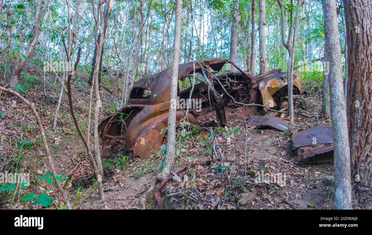Rusted shell an antique car hi-res stock photography and images - Alamy