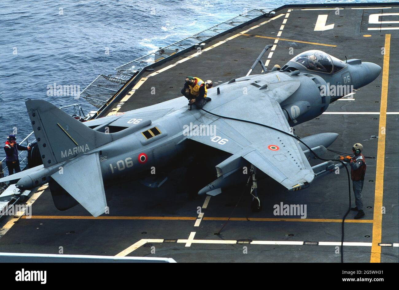 Italian Navy, Garibaldi aircraft carrier, vertical take-off aircraft AV-8B "Harrier" - Marina ...