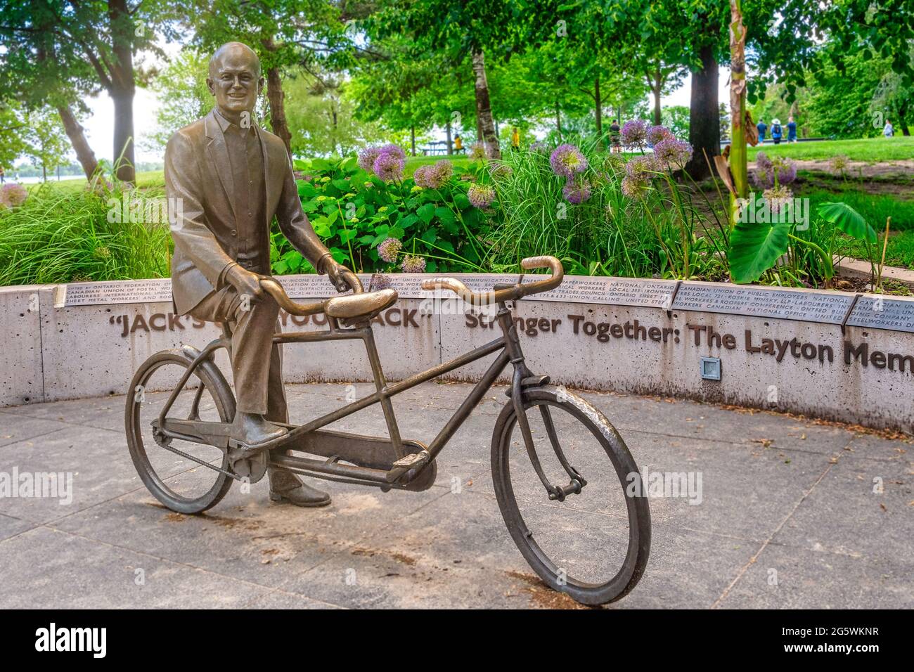 Jack Layton Sculpture, Toronto, Canada Stock Photo - Alamy
