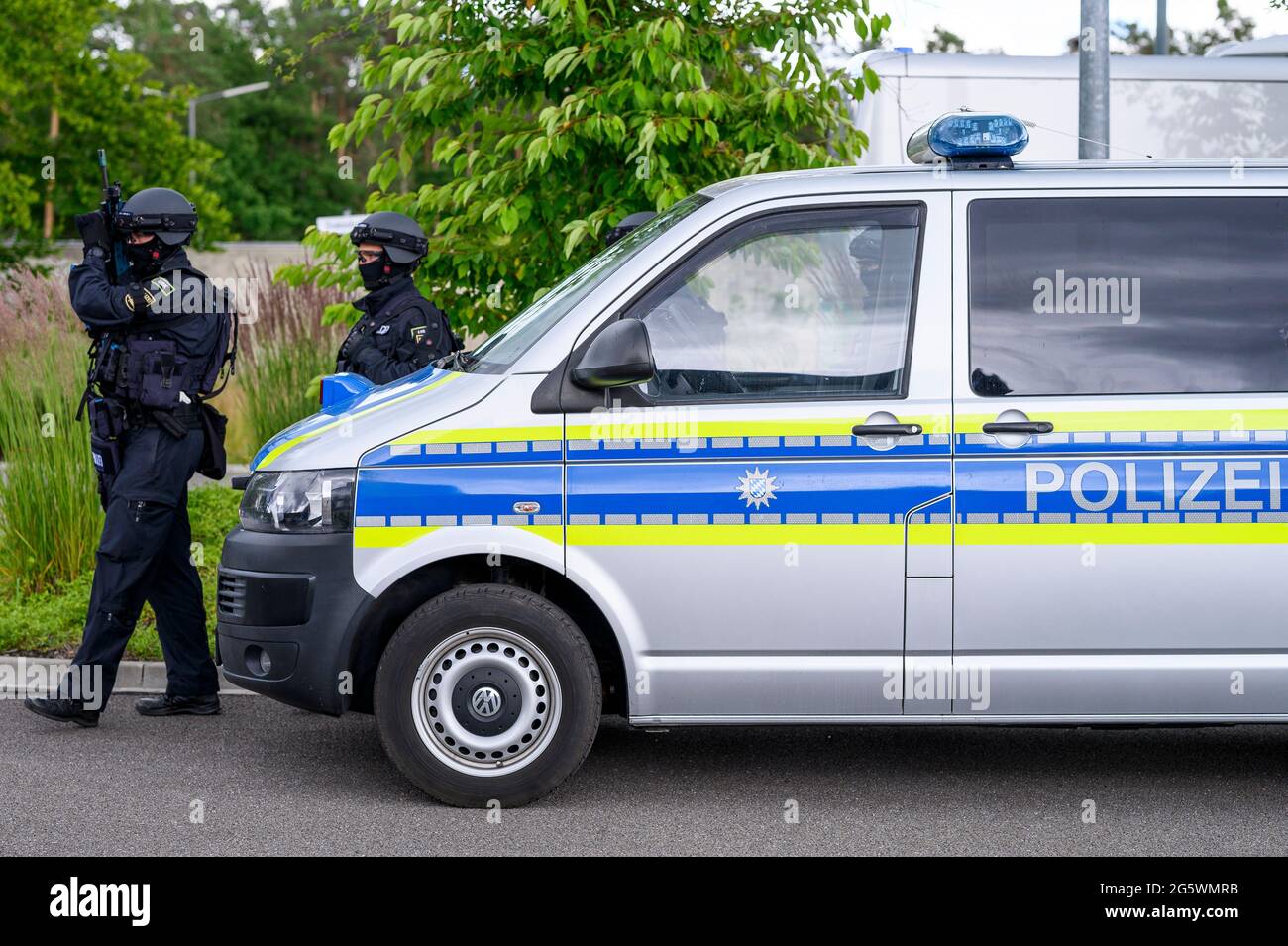 Weapons squad team from hi-res stock photography and images - Alamy