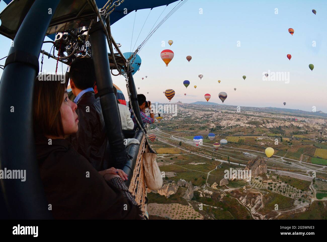 Hundred balloons hi-res stock photography and images - Alamy