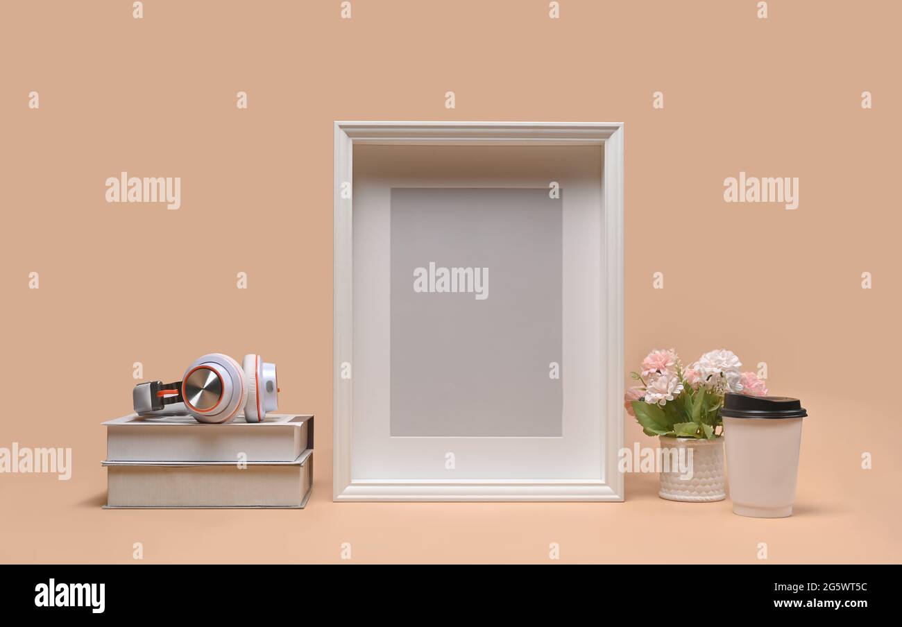 Cream office room background hi-res stock photography and images - Alamy