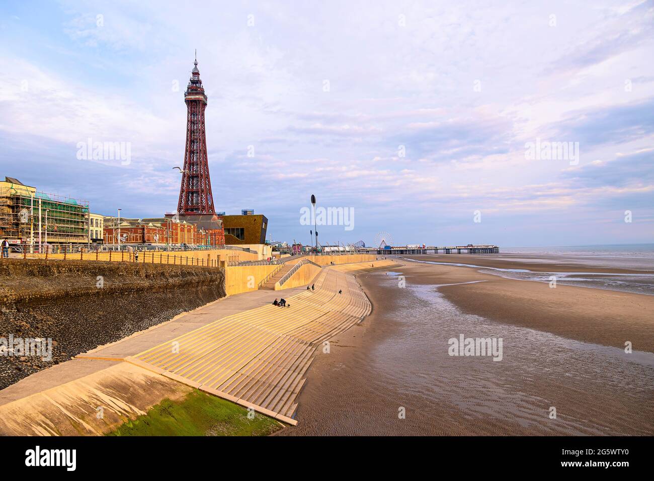 Blackpool south pier piers hi-res stock photography and images - Alamy