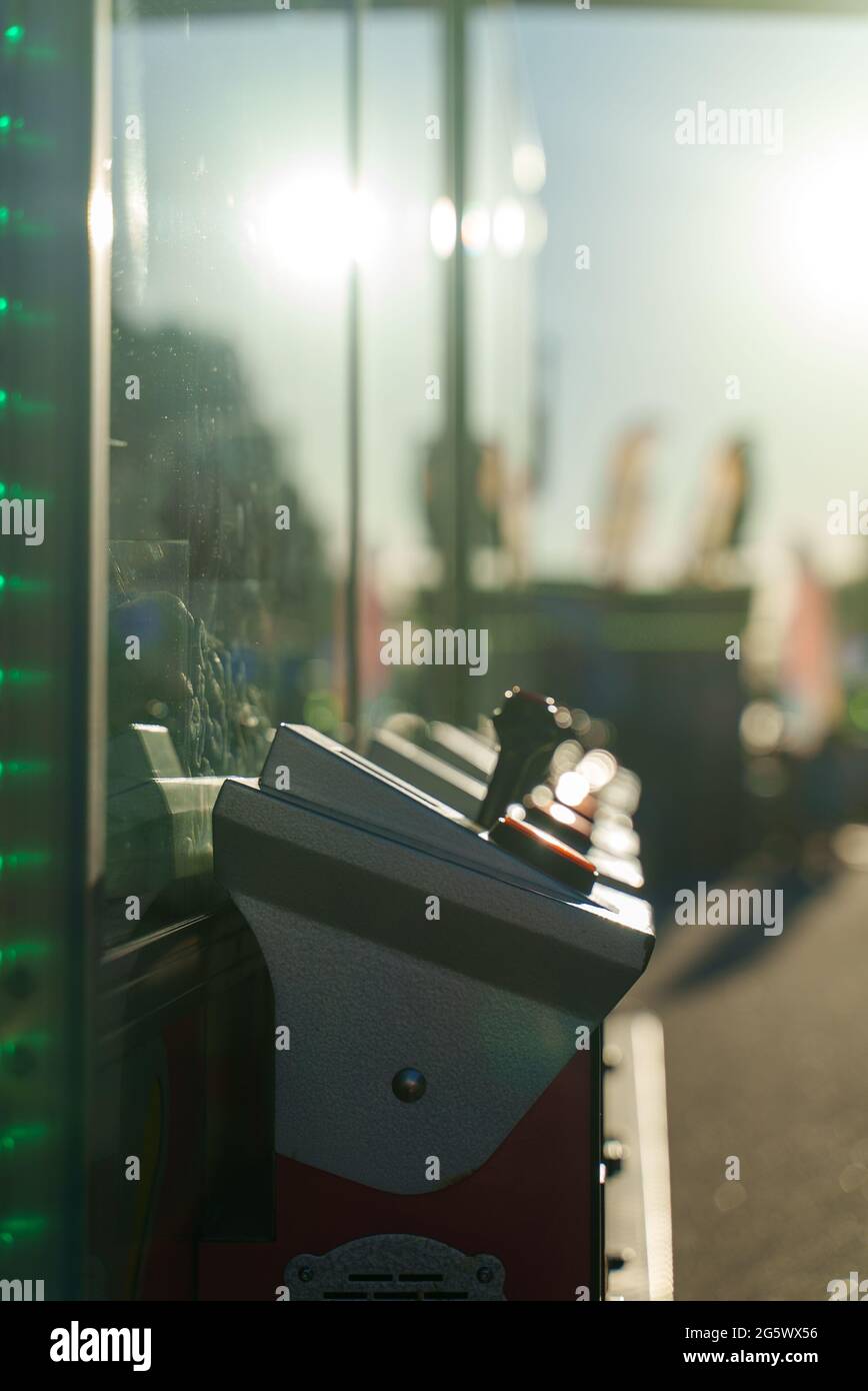Claw vending machine hi-res stock photography and images - Alamy