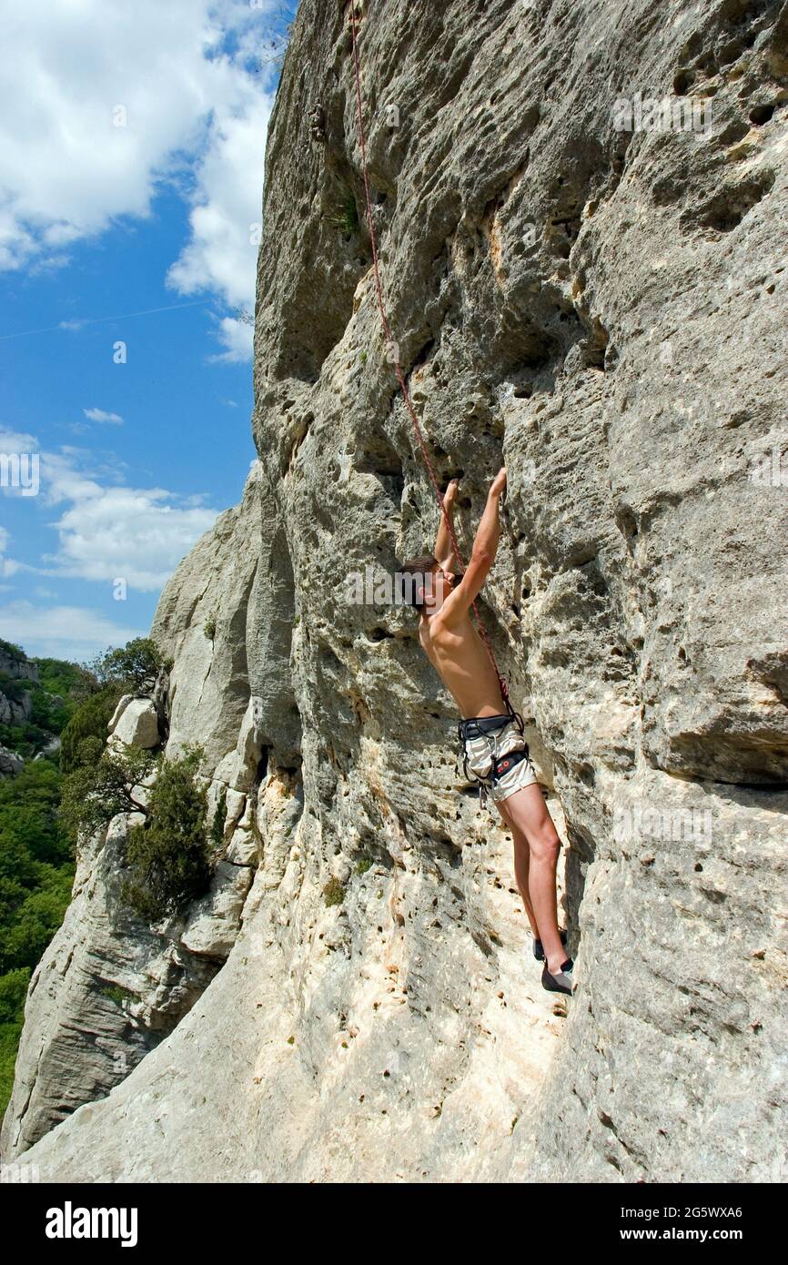 Buoux france hi-res stock photography and images - Alamy