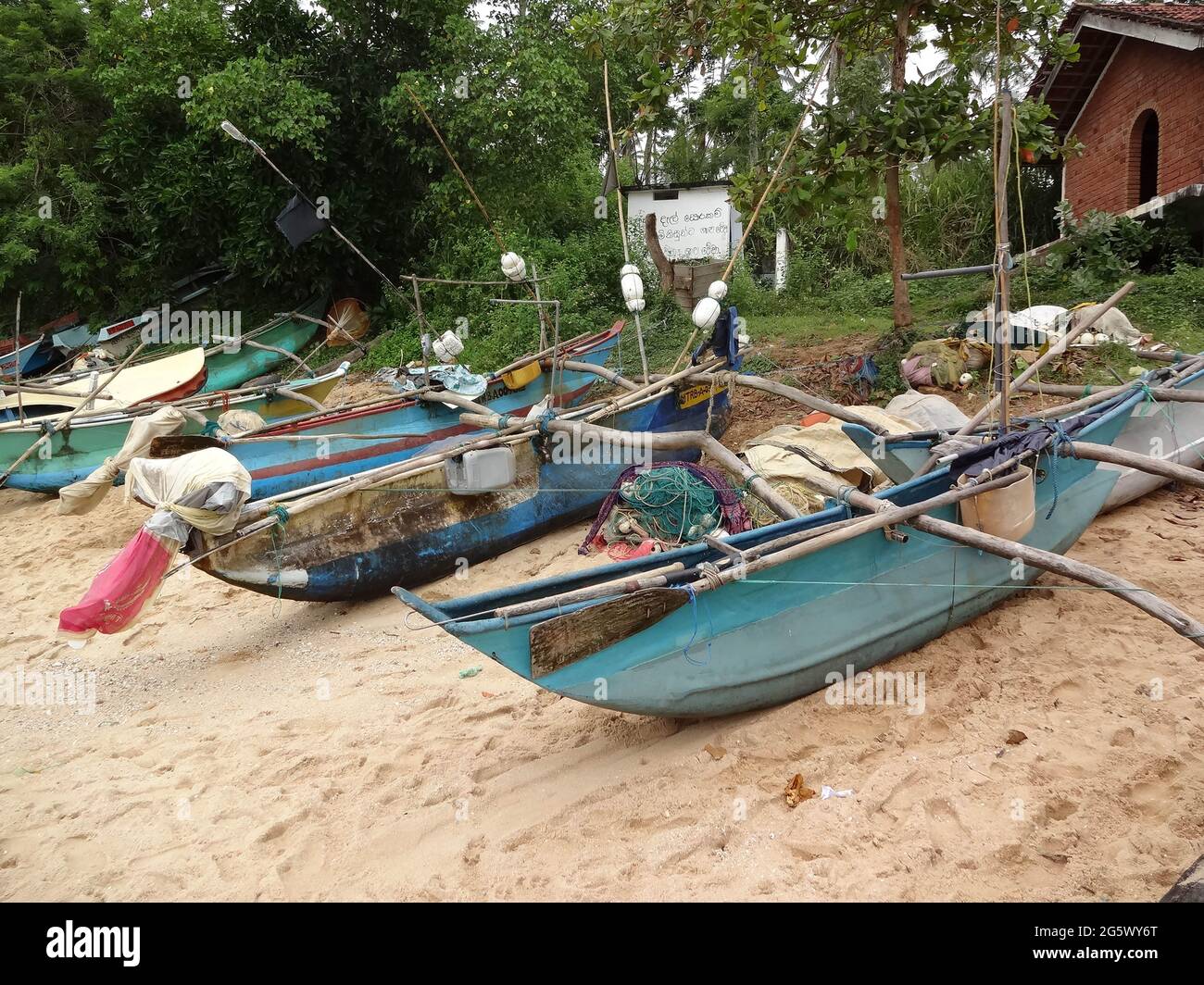 A catamaran fishing boat on a beach in Sri Lanka Stock Photo - Alamy