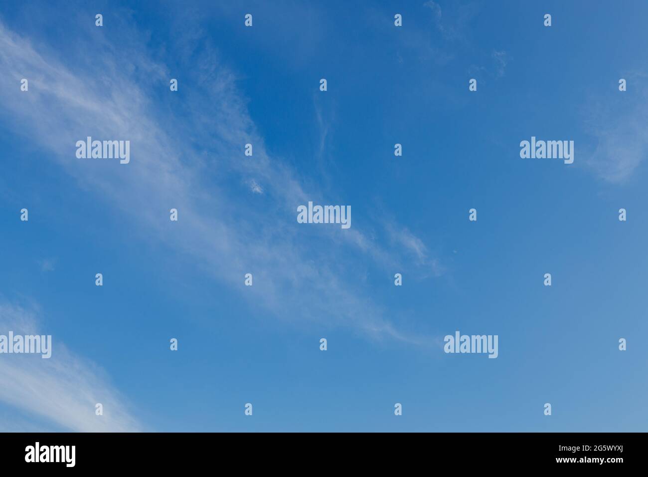 Blue sky with small white clouds hi-res stock photography and images ...