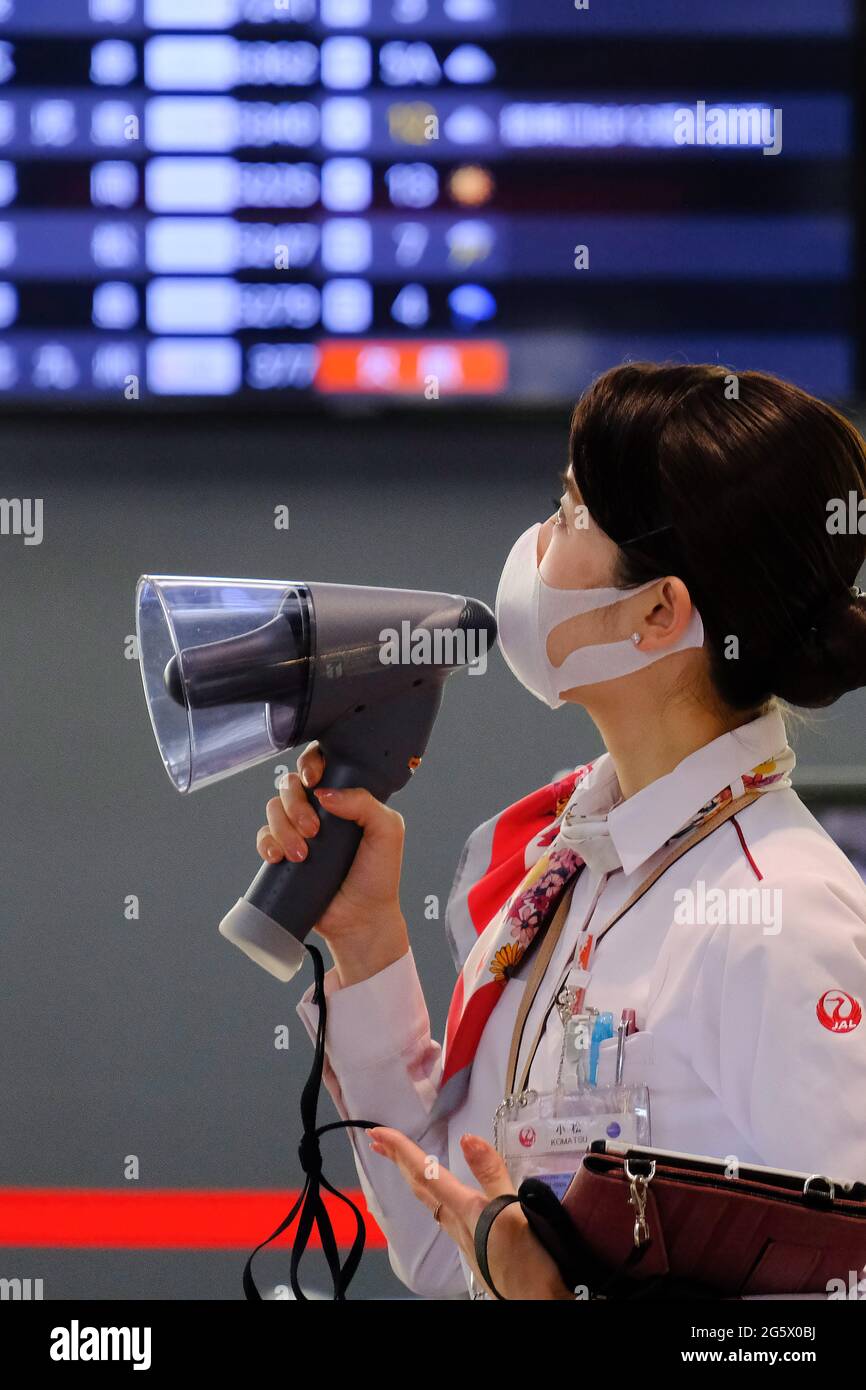 Employee airport from behind hi-res stock photography and images - Alamy