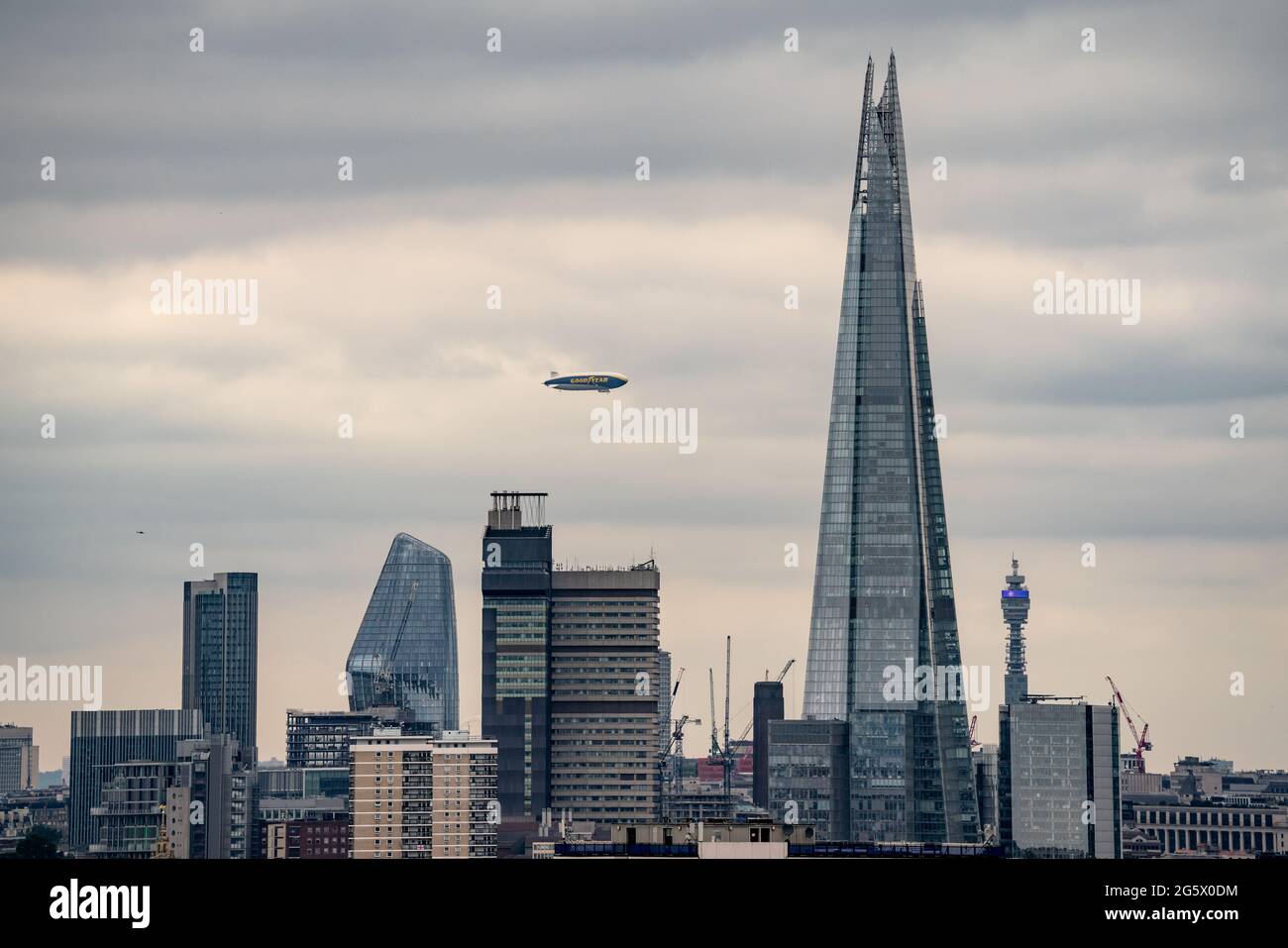 Zeppelin nt hi-res stock photography and images - Alamy