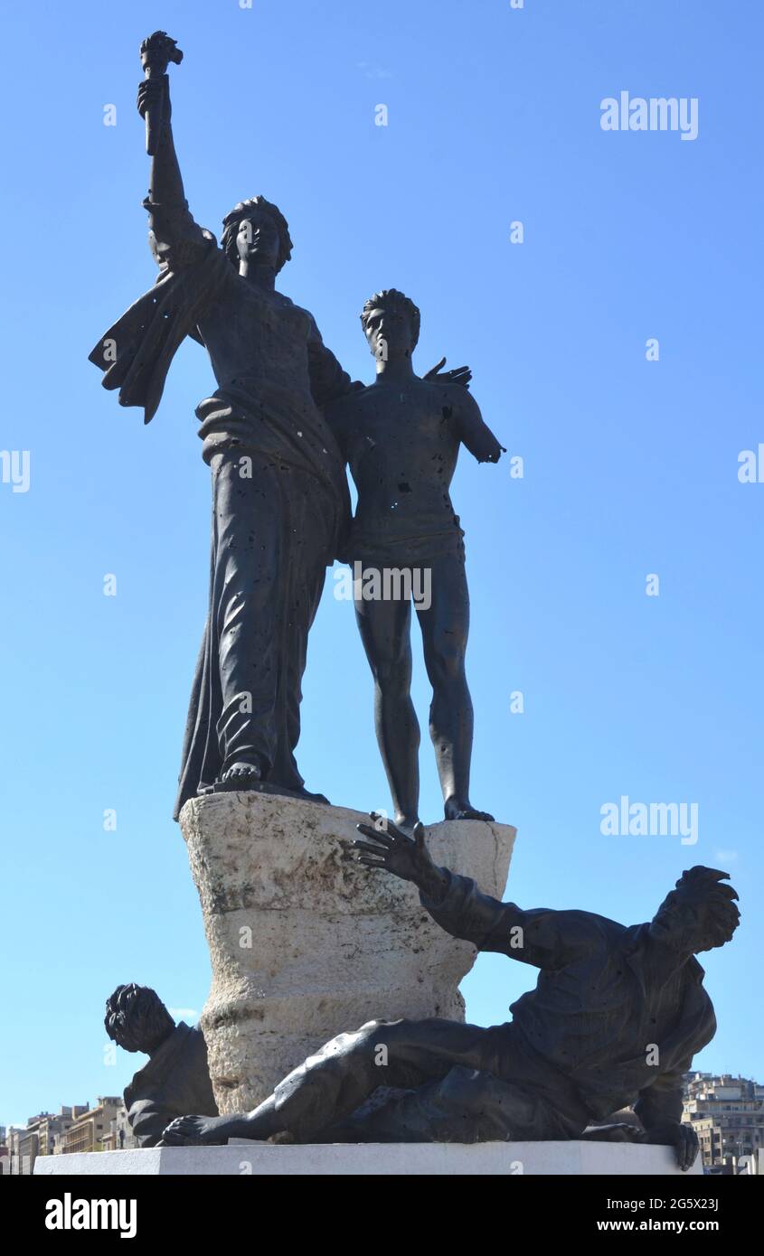 LEBANON. BEIRUT. PLACE DES MARTYRS. THE STATUE IS IN MEMORY OF THE ...