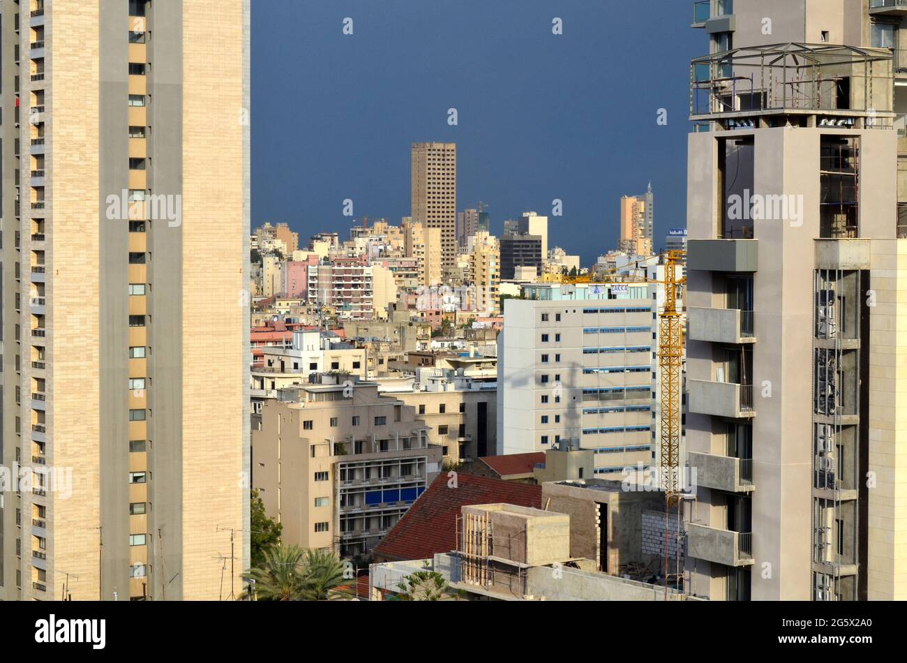 LEBANON. BEIRUT. THE CITY IS UNDER RECONSTRUCTION WITHOUT ANY PLAN OF ...
