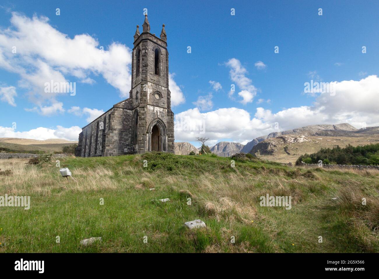 Old dunlewey church hi-res stock photography and images - Alamy