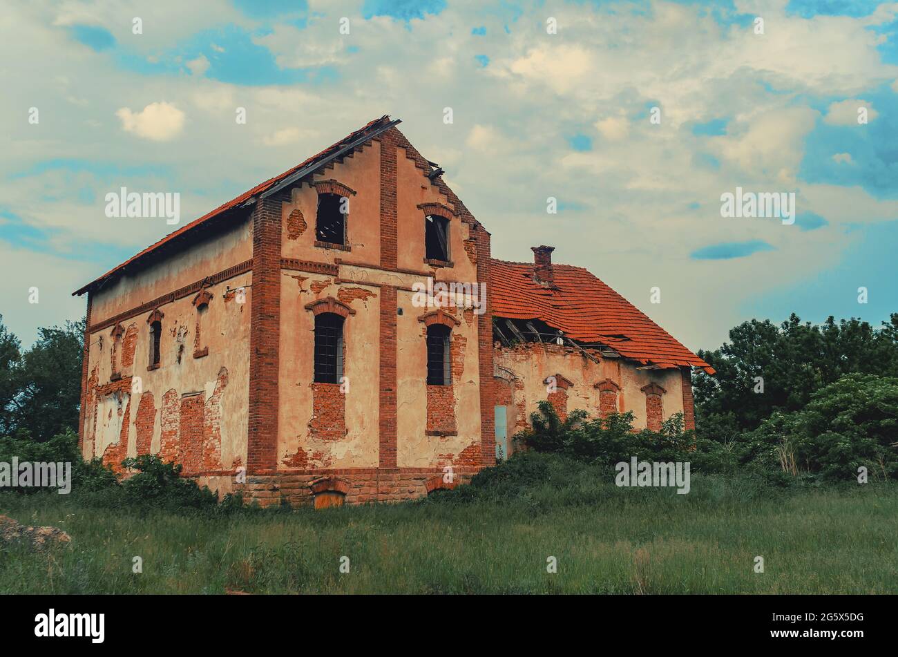 Brick two storey house hi-res stock photography and images - Alamy