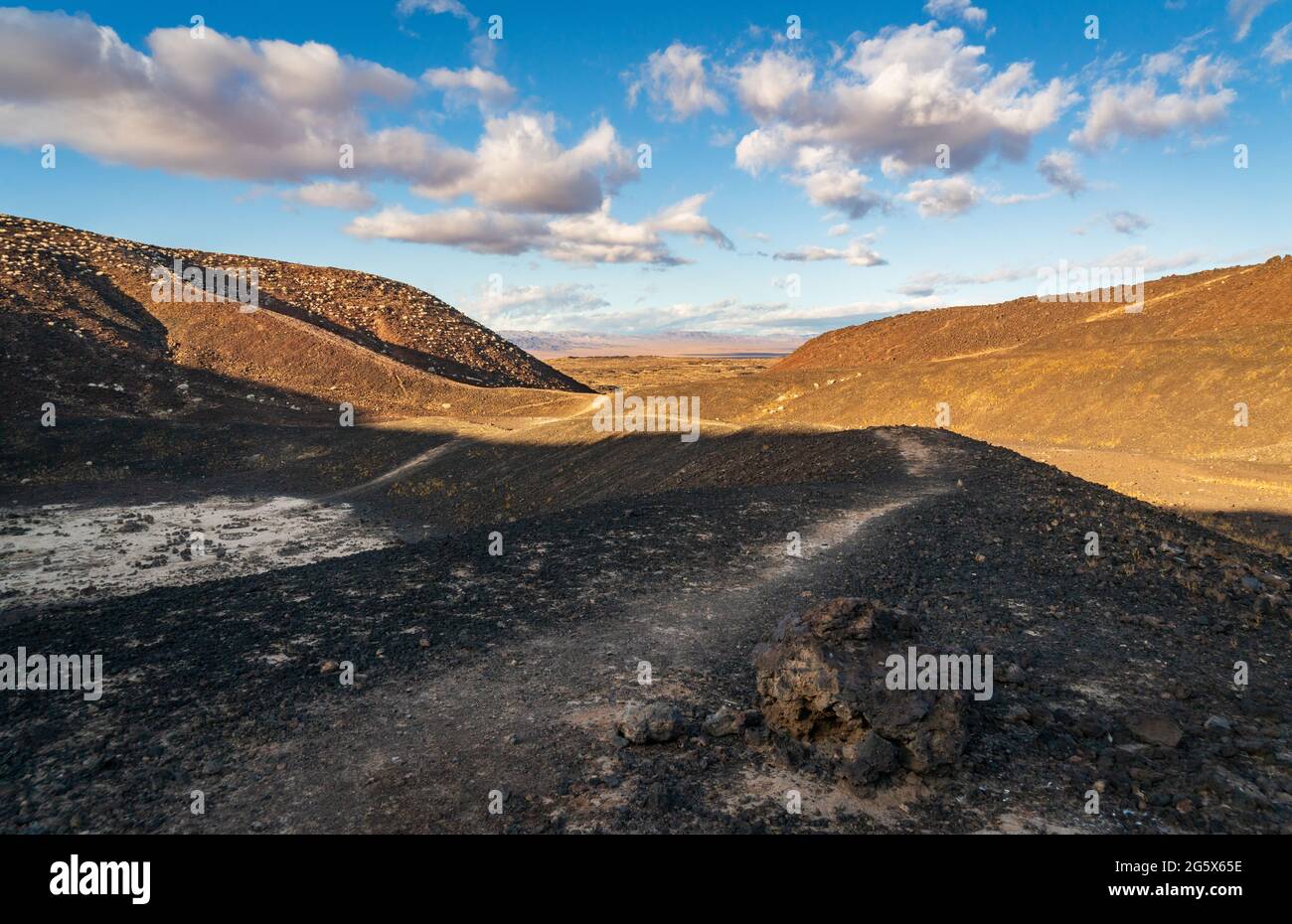 Amboy Crater in South Eastern California Stock Photo - Alamy