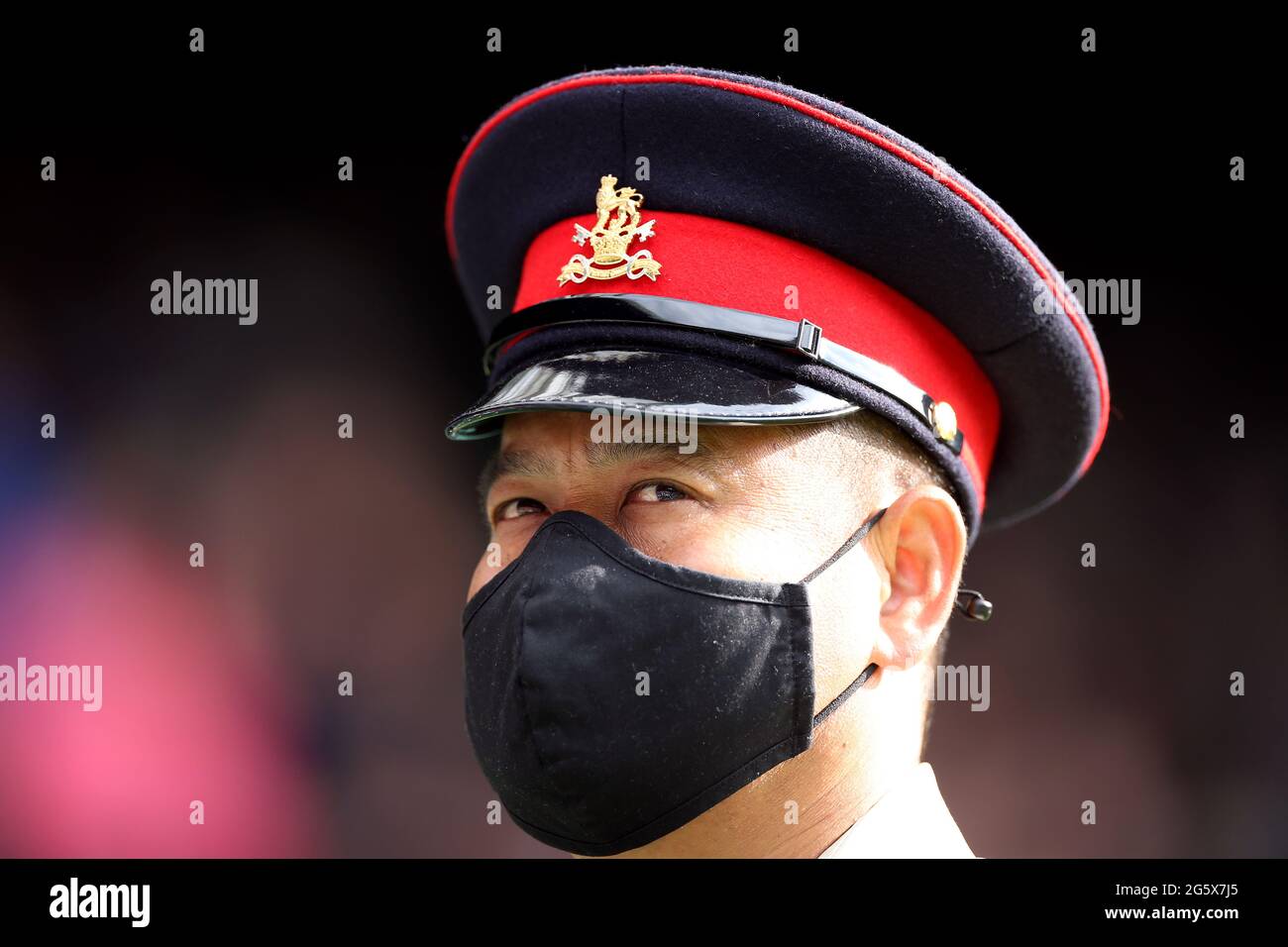 A member armed forces wears hi-res stock photography and images - Alamy