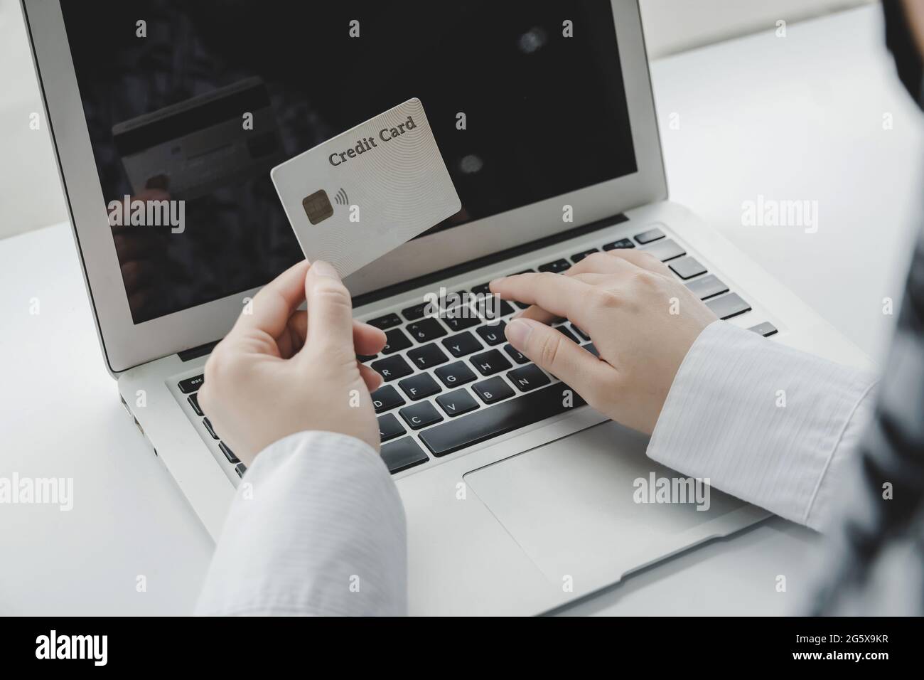 Electronic invoice hi-res stock photography and images - Alamy