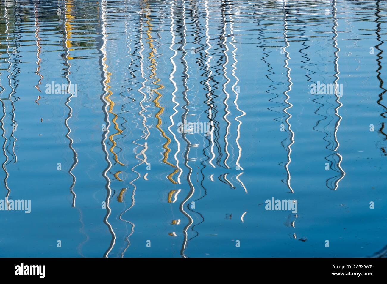 Artistic masts hi-res stock photography and images - Alamy