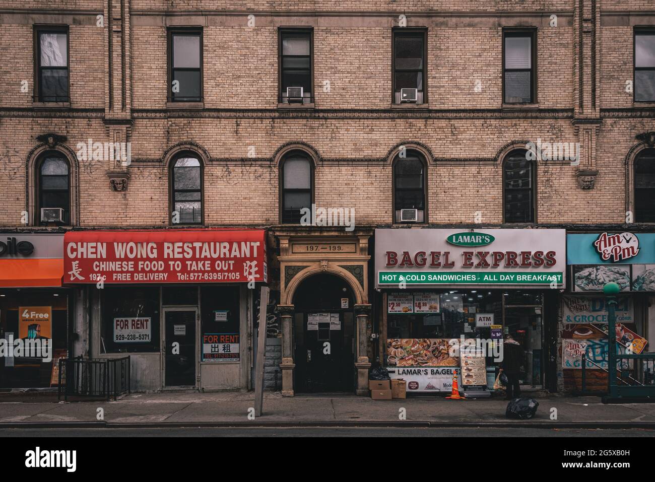 Madison street lower east side hi-res stock photography and images - Alamy