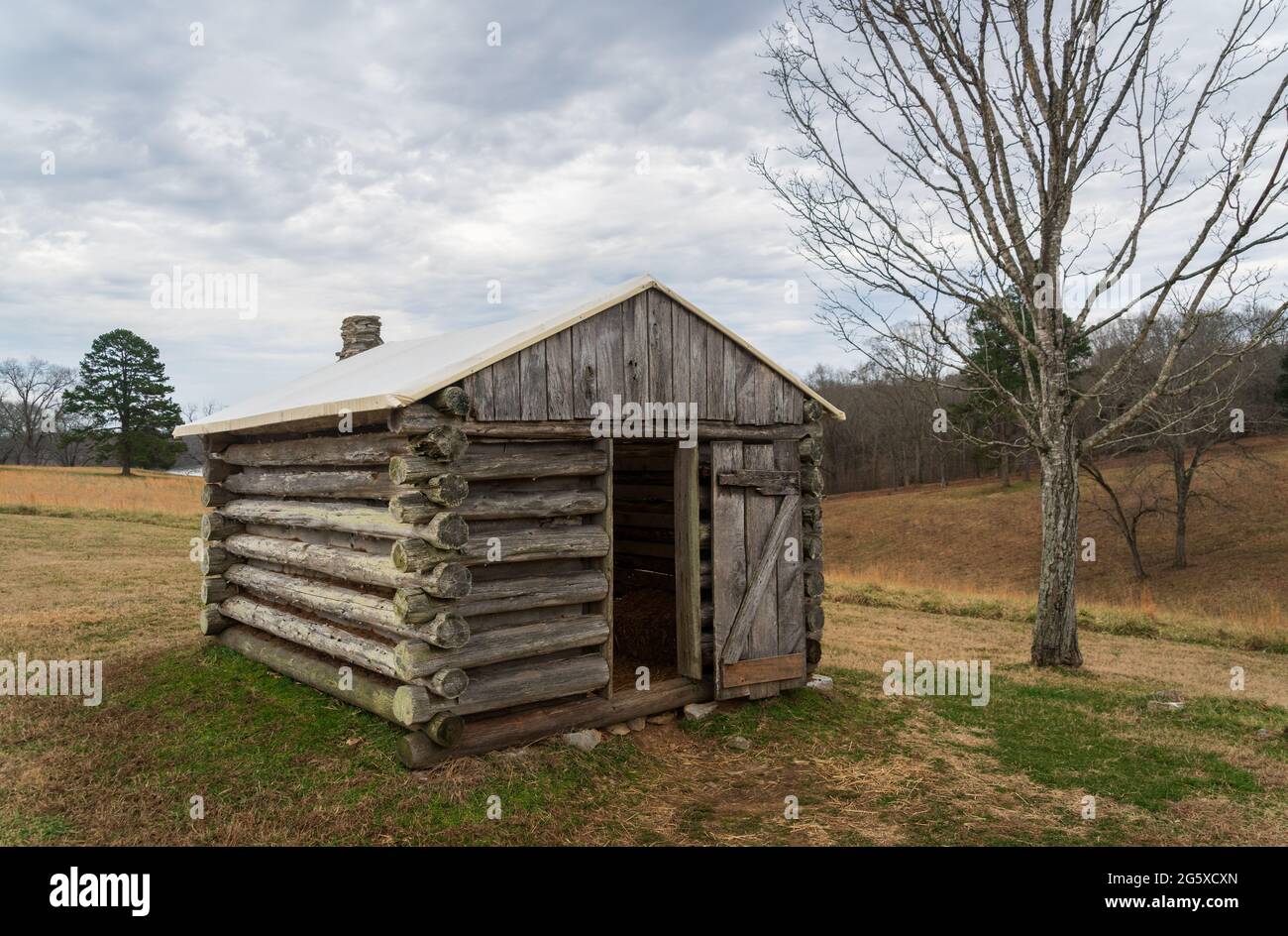 Log Cabin at Fort Donelson National Battlefield Stock Photo - Alamy